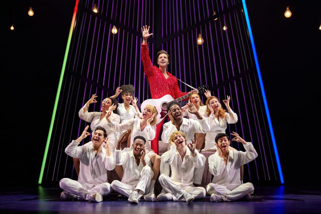 Review: "A Beautiful Noise: The Neil Diamond Musical" at Broadway In ...